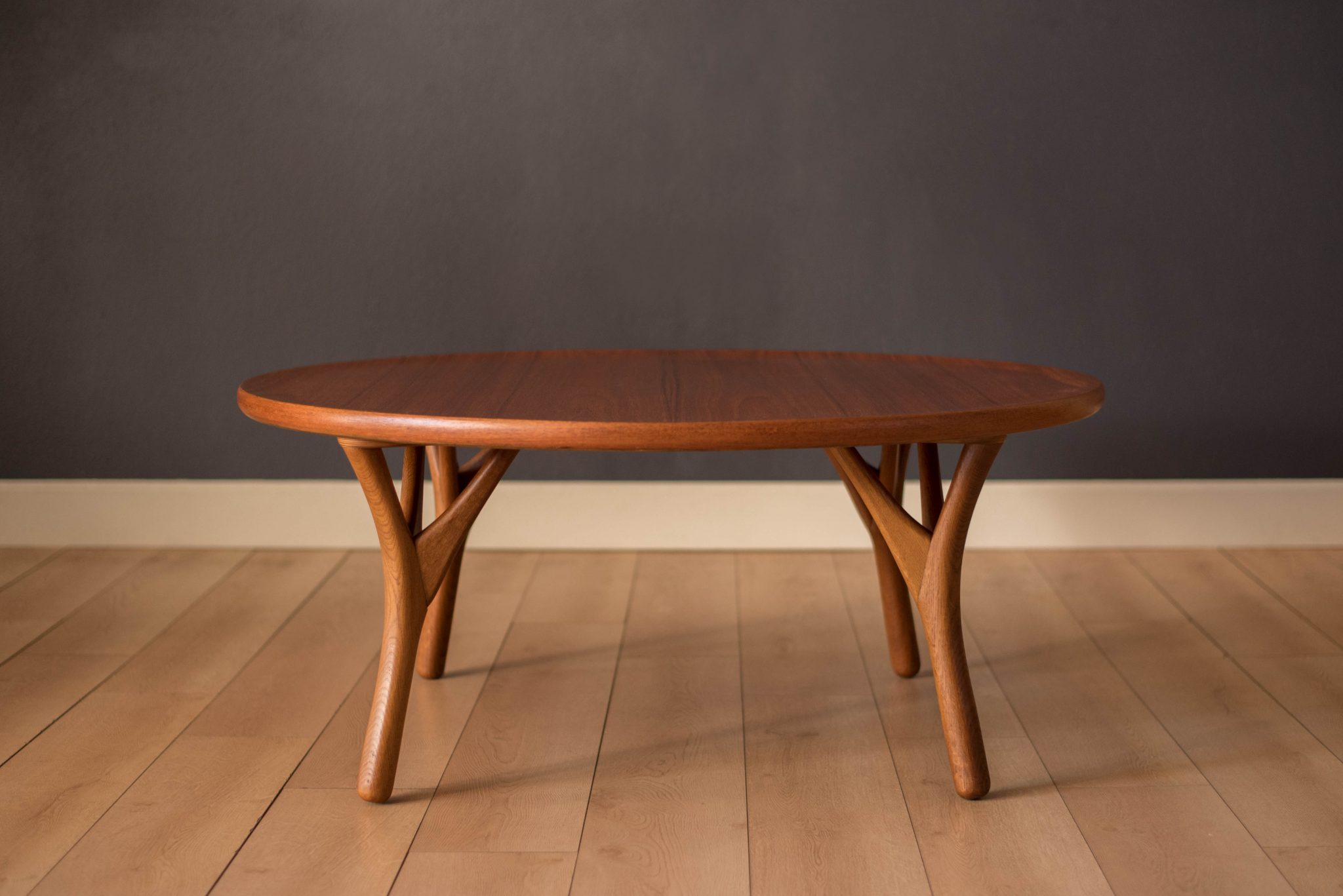 Vintage Danish Sculptural Round Teak Coffee Table - Mid Century Maddist Vintage Danish Sculptural Round Teak Coffee Table - Mid Century Maddist
